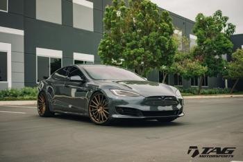 13' Tesla on Vossen Wheels