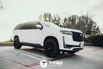 21' Escalade with TAG Blackout Trim Package