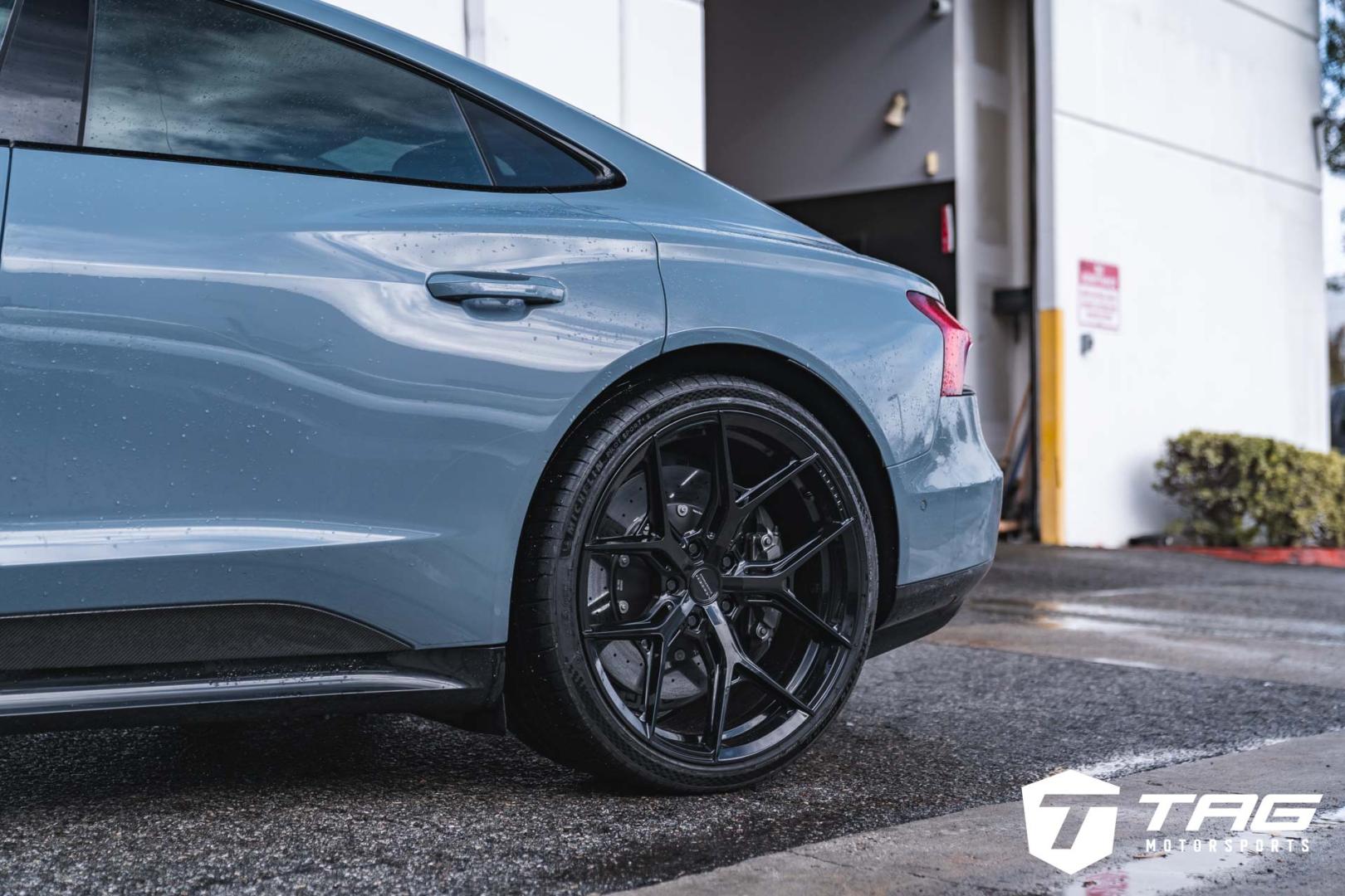 Kemora Gray RS e-tron GT on Vossen HF-5 | TAG Motorsports | Audizine ...